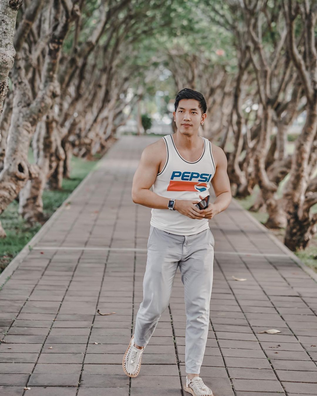 เจมส์ เดชาวัฒน์ นายแบบหนุ่มหล่อหน้าใส การันตีงานดีโดนใจแน่นอน